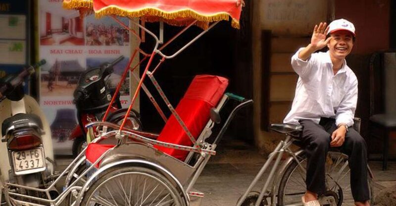 Hanoi Walking Street Food Tour & Cyclo Ride - The Itinerary in Detail