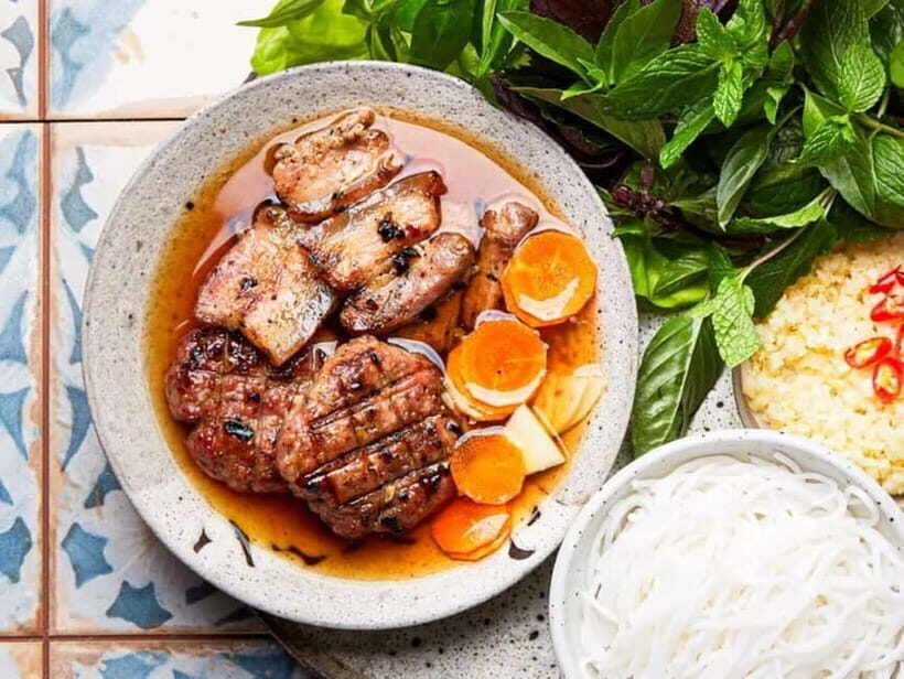 Hanoi: Walking Street Food & Train Street Culture Tour - Key Points