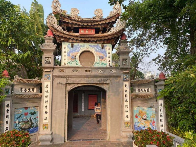 Hanoi Walking Tour: Explore the Culture and Local Life - The Streets of T Hien and Ta Hien