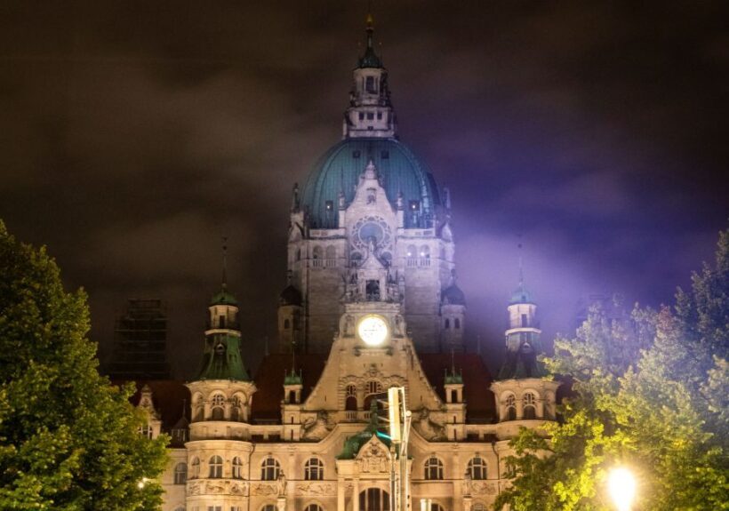 Hanover: Flashlight Guided Walking Tour at Night - A Closer Look: What’s Included and How It Works