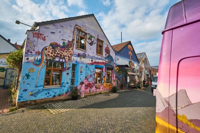 Hanover: Guided Walking Tour of the Linden-Limmer District - Why This Tour Works Well