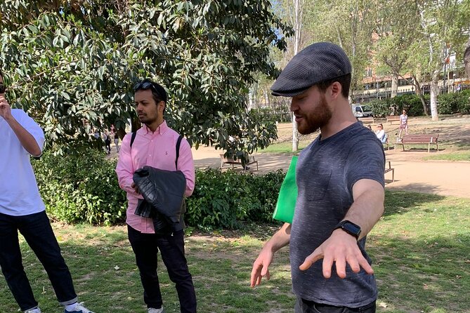 Happiness Walking Tour in Barcelona - Key Points