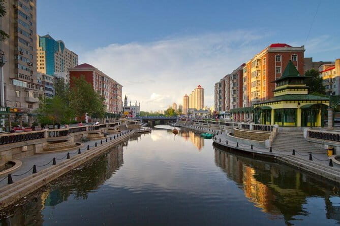 Harbin China's Pavilion Garden and Gogol Street Private Tour with Chunbing Lunch - The Experience in Detail: What You Can Expect