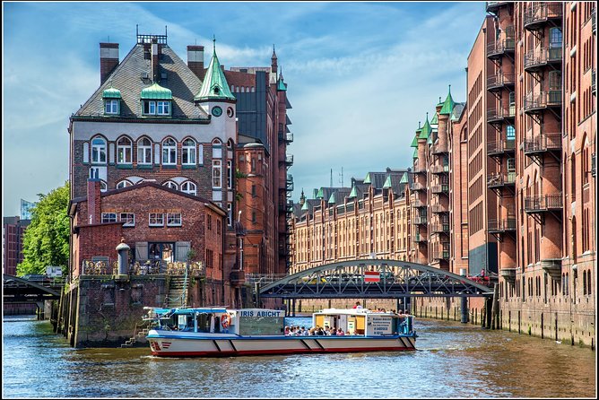 Harbor cruise on the beautiful Elbe - A Deep Dive into Hamburg’s Harbor Cruise