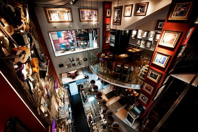 Hard Rock Cafe Brussels With Set Lunch or Dinner - Atmosphere and Décor