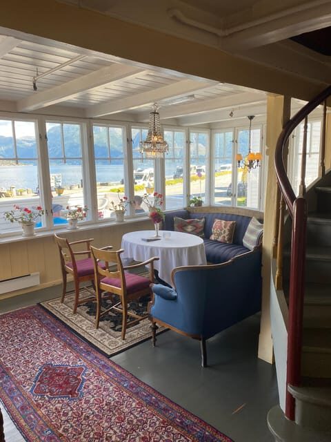 Hardangerfjord Lunch at Cider Farm, Coffee at historic Hotel - Authentic Experiences and Scenic Highlights