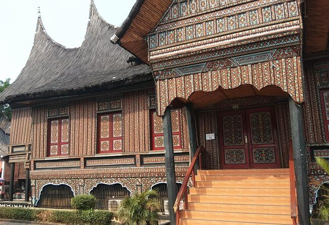 Harmony and Beauty Indonesia Tour RECOMMENDED - The Landmarks of Jakarta: MONAS Diorama Museum