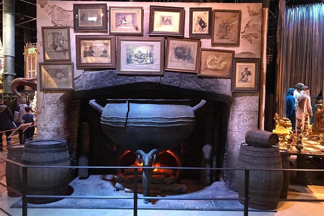 Harry Potter Studios and Film Locations Guided Tour From London - Taking in the Wizarding World at Warner Bros. Studio Tour