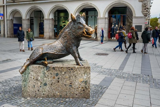 Haunted Munich: Ghost Hunter Exploration Game and Tour - Clue-Solving and Storytelling