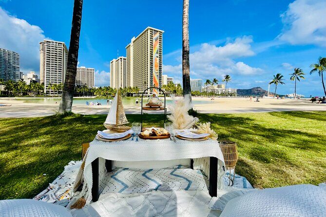 Hawaii Beach Picnic Date - What Is the Hawaii Beach Picnic Date Experience?