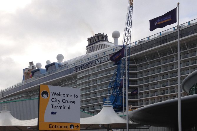 Heathrow Airport to Southampton Port or Hotel Private Airport Arrival Transfer - Meeting Point and Driver Tracking