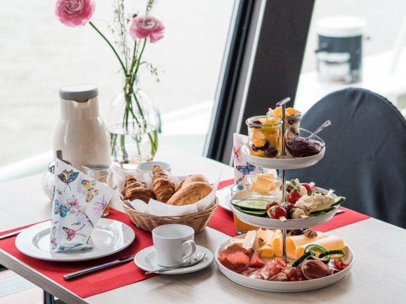 Heidelberg: Breakfast boat cruise - Who Should Consider This Experience?