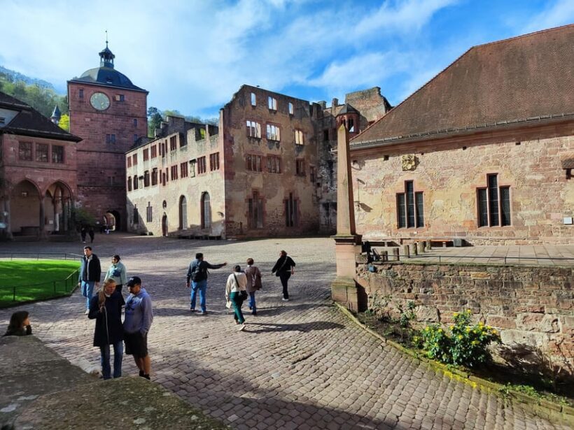 Heidelberg Castle - The Highlights in 1 h EXPRESS TOUR - An Overview of the Tour Experience