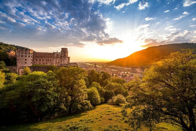 Heidelberg: Heidelberg Castle Garden & Outside Private Tour - What to Bring and What to Expect in Terms Logistics