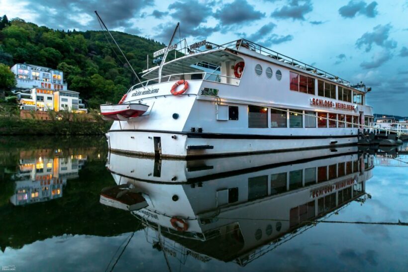 Heidelberg: Sightseeing Boat Tour with Mulled Wine - Who Would Love This?