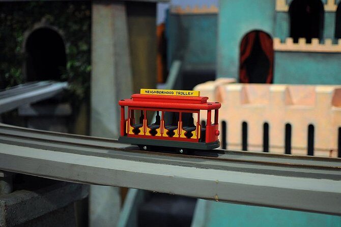 Hello Neighbor! The Mister Rogers Walking Tour! - FAQ