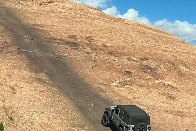 Hells Revenge Private 4x4 Guided Jeep Experience in Moab - Exploring the Hells Revenge Private 4x4 Guided Jeep Experience in Moab