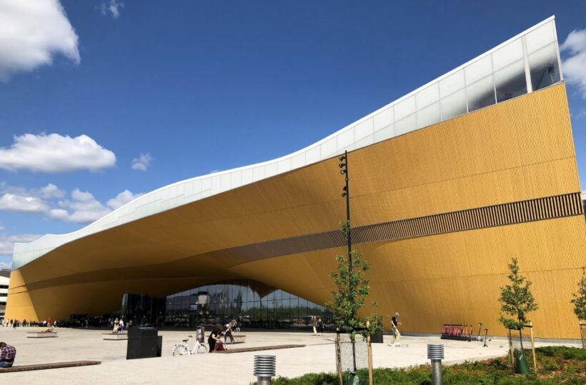 Helsinki: City Center Highlights Guided Minivan Tour - Discovering Helsinki in Four Hours: What to Expect