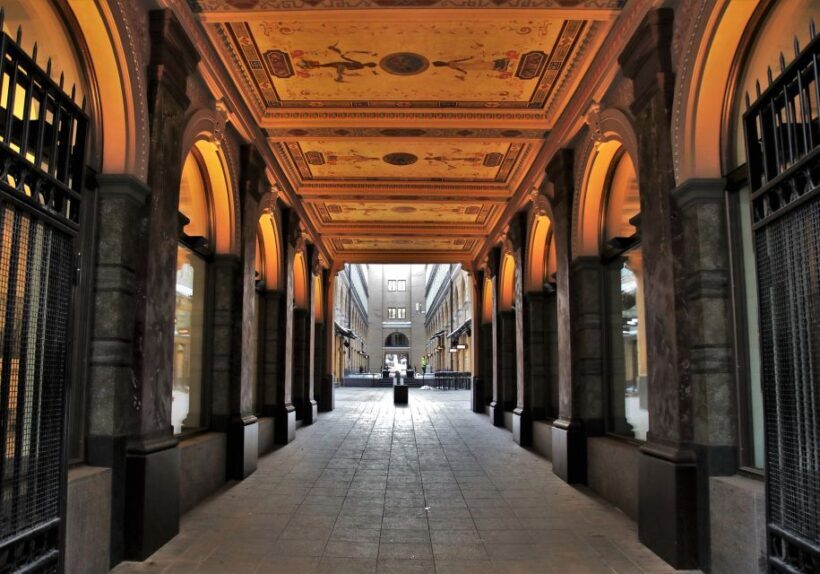 Helsinki: Express Walk with a Local in 60 minutes - An Efficient, Authentic Helsinki Intro