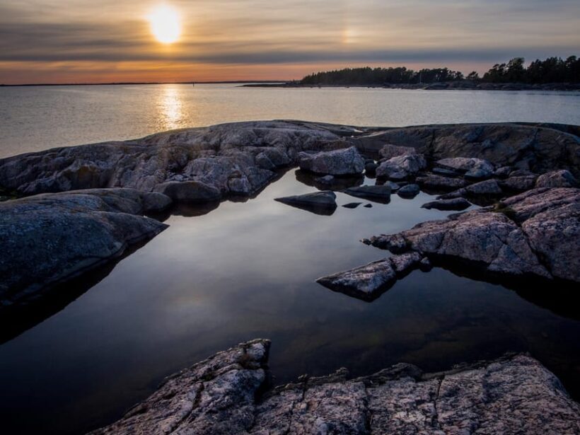 Helsinki: Midnight Sun Kayaking Tour with Campfire - Key Points
