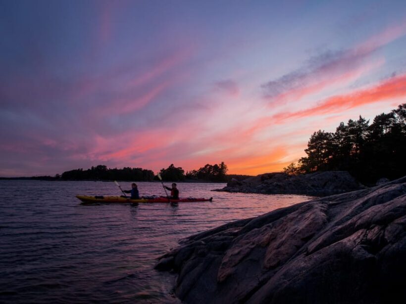 Helsinki: Midnight Sun Kayaking Tour with Campfire - The Itinerary Breakdown