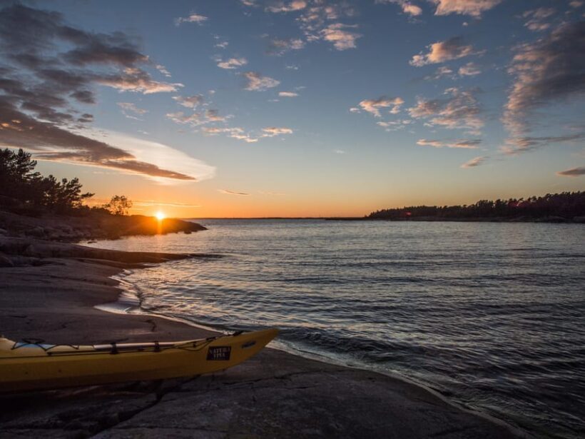 Helsinki: Midnight Sun Kayaking Tour with Campfire - FAQs