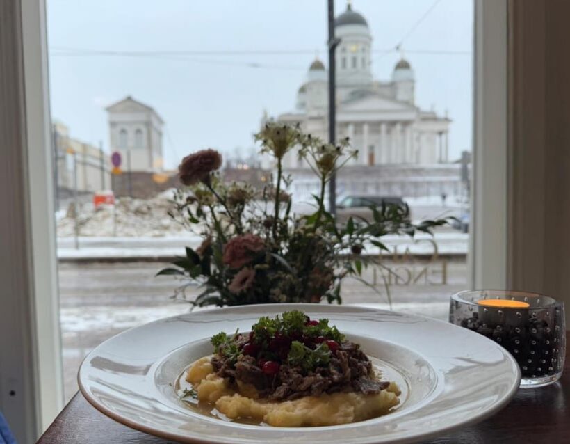 Helsinki: Private Walking Tour with a Traditional Lunch - Key Points