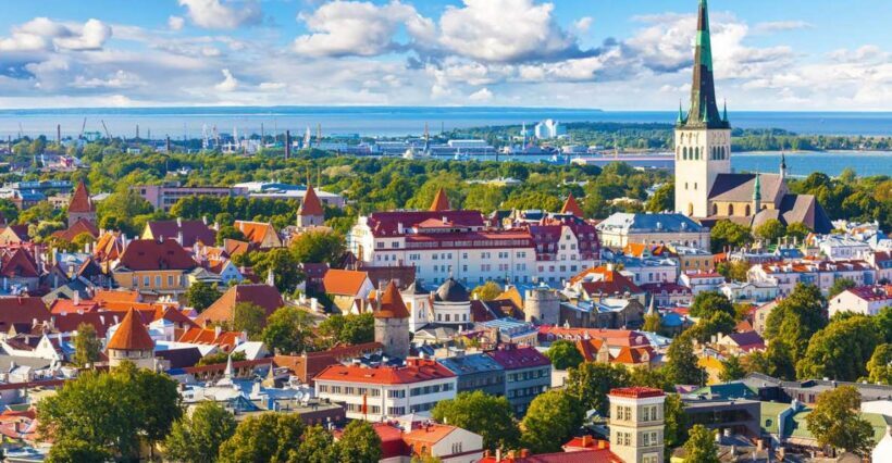 Helsinki: Tallinn Guided Day Tour with Ferry Crossing - What Travelers Love Most