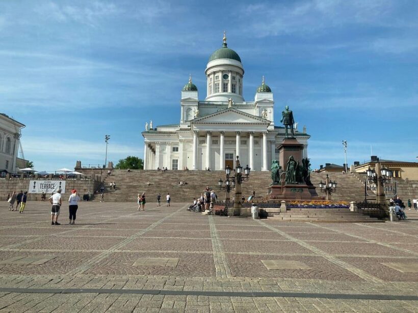 Helsinki VIP Tour and Medieval Porvoo - Exploring Helsinki in Style and Comfort