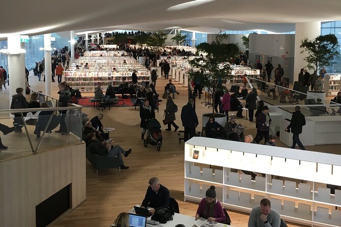 Helsinki Walking Tour - Small Group - Group Size and Personalization