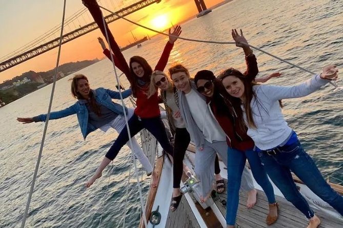 Hen Party in Lisbon on a vintage Sailboat - FAQ