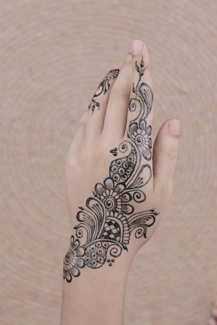 Henna on hands in Jaipur - Frequently Asked Questions