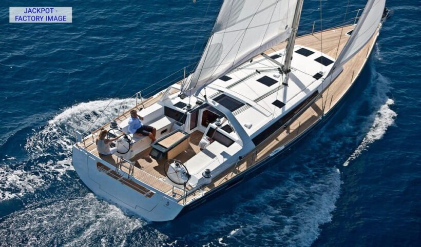 Heraklion: Dia Island Luxury Sailing Trip with Meal & Drinks - Exploring the Experience in Detail