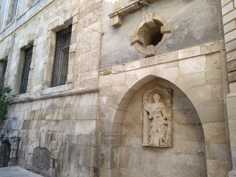 Heraklion: Ecobike Sightseeing Tour with Greek Meze - The Food and Drink Element