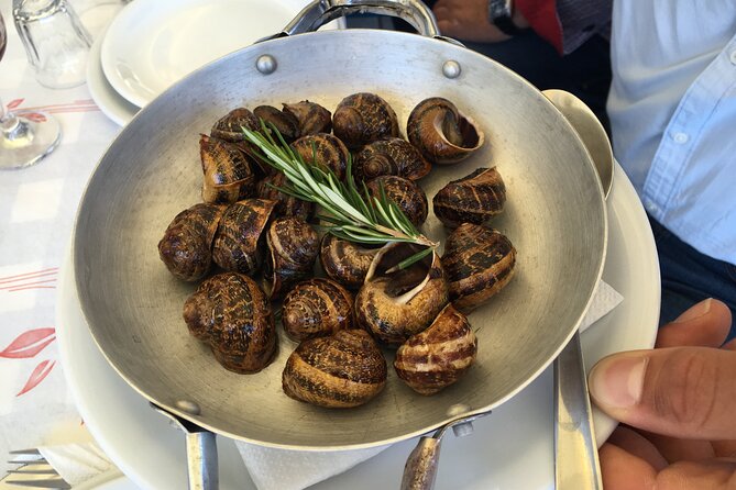 Heraklion Food Stories Walking Tour With 8 Local-Favorite Stops - Experiencing the Heraklion Venetian Port