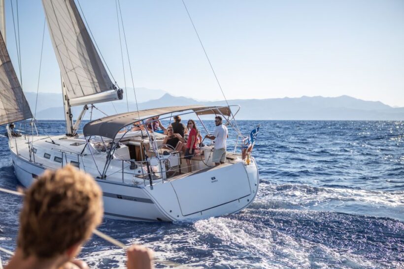 Heraklion: Sailboat Cruise to Dia Island with Drinks & Lunch - The Onboard Experience: Food and Drinks