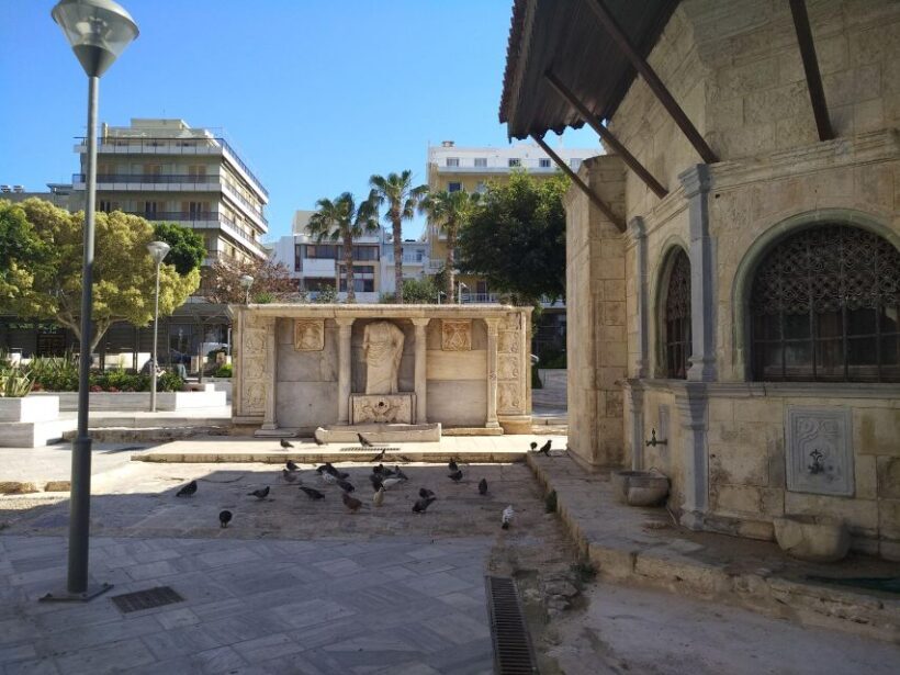 Heraklion: Walking city tour & Wine tasting - Scenic Views and Authentic Atmosphere
