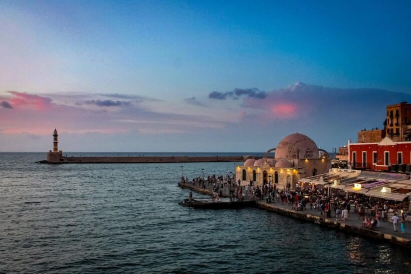 Heraklion:Day trip to Chania old Town,Kournas Lake& Rethymno - FAQs