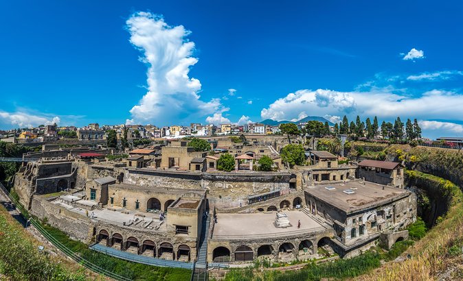 Herculaneum Private Tour With an Archaeologist - Qualifications and Expertise of Herculaneum Tour Guides