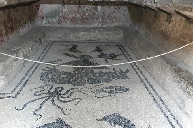 Herculaneum - Small Group Tour - Taking in Ancient Roman Daily Life
