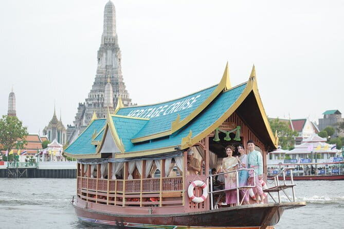 Heritage Cruise and Wat Arun Instagram Photo Experience - The Iconic Wat Arun and Traditional Costumes