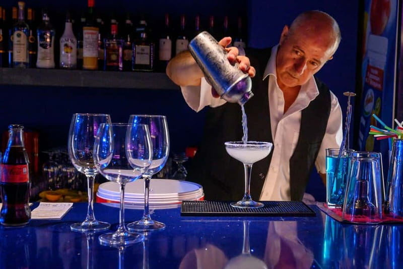 Hersonissos: Alar Spectacular Dinner Show - Key Points