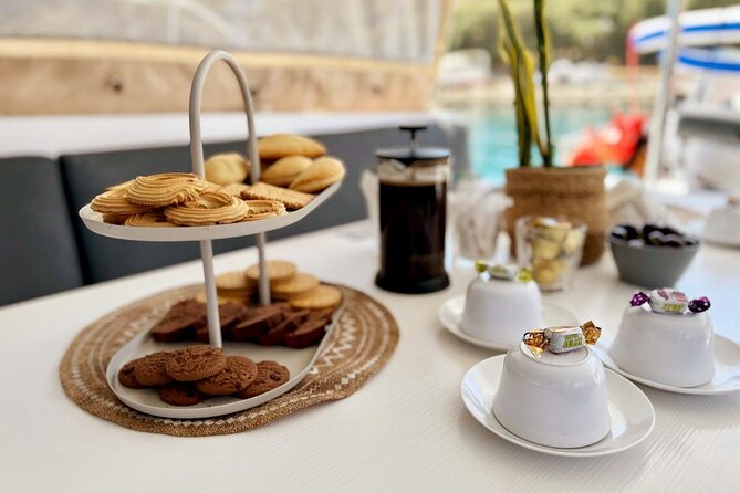 Hersonissos: Catamaran Sailing Trip to Dia Island With Lunch - Accessibility and Recommendations