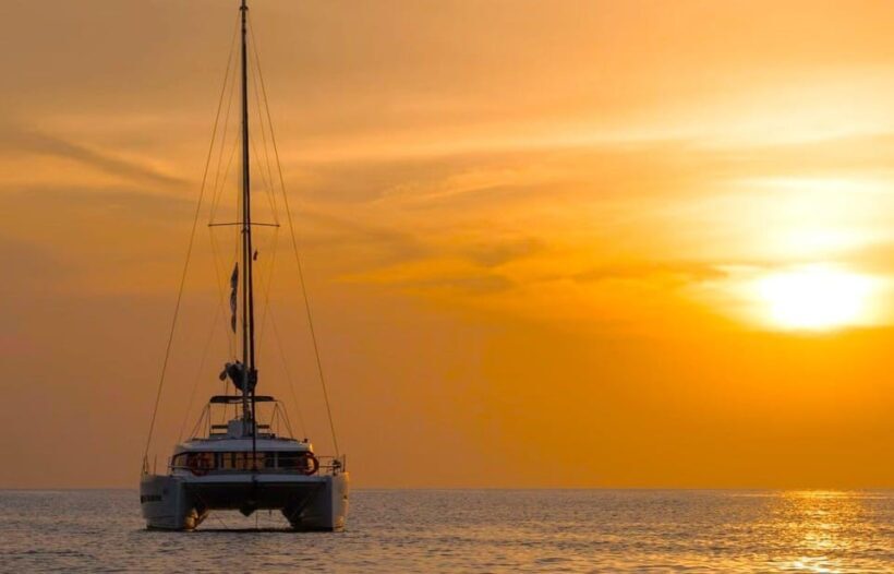Hersonissos: Sunset Catamaran Cruise with Snacks and Drinks - What Makes This Sunset Catamaran Cruise Special?