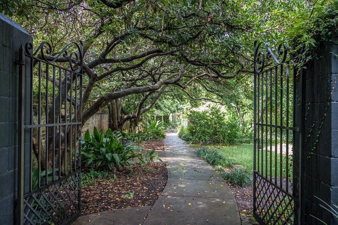 Hidden Alleyways and Historic Sites Small-Group Walking Tour - Who Will Appreciate This Tour?