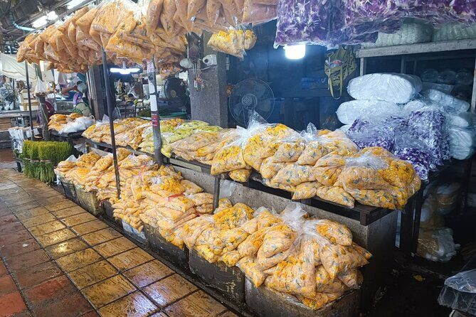 Hidden Gems of Bangkok Walking Tour (Private) - Passing by Iconic but External Views of Major Temples