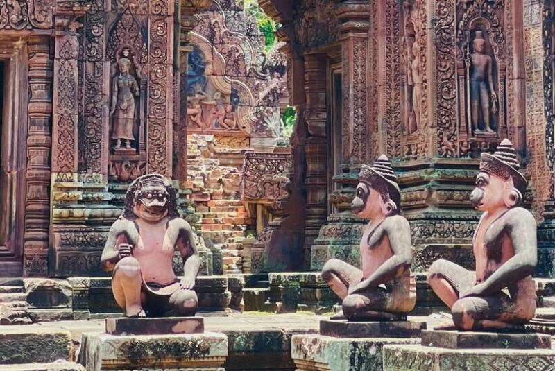Hidden Gems of Cambodia: Kbal Spean and Banteay Srei Temple - Afternoon at Banteay Srei: The "Citadel of Women"