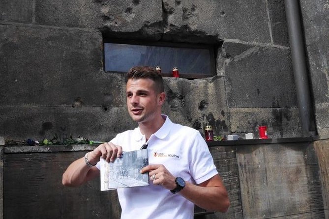 Hidden Prague Private Walkingtour - Key Points