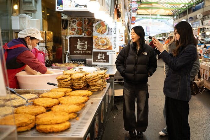Hidden Stories & Flavors Market Food Tour - Exploring the Market: Kwangjang Market