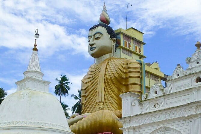 Hidden Temples and Secluded Coastlines from Galle City - Starting Early and Getting Into the Spirit